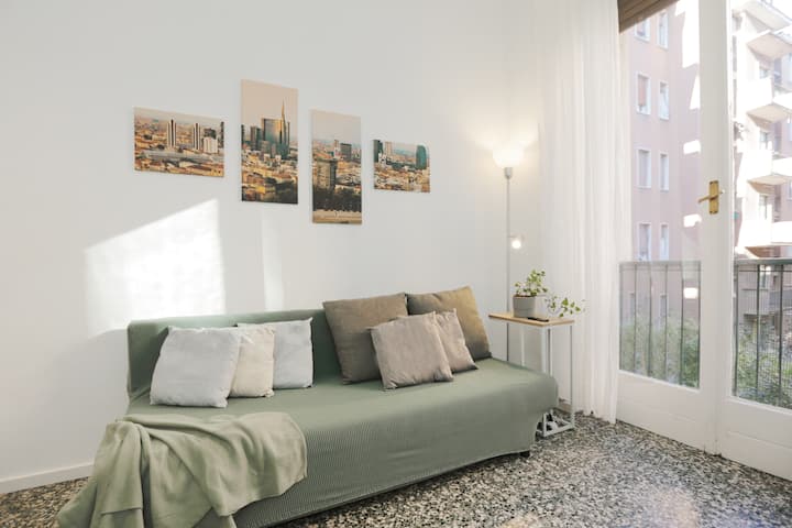 Centre-brera, Mm2 Moscova-garibaldi, Corso Como. - Milan