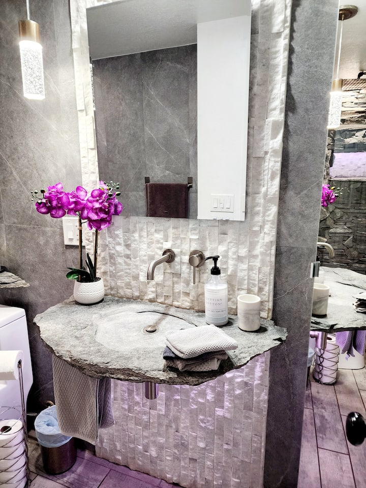 Exquisite Stay In Hyde Park | Soho With King Bed - Tampa