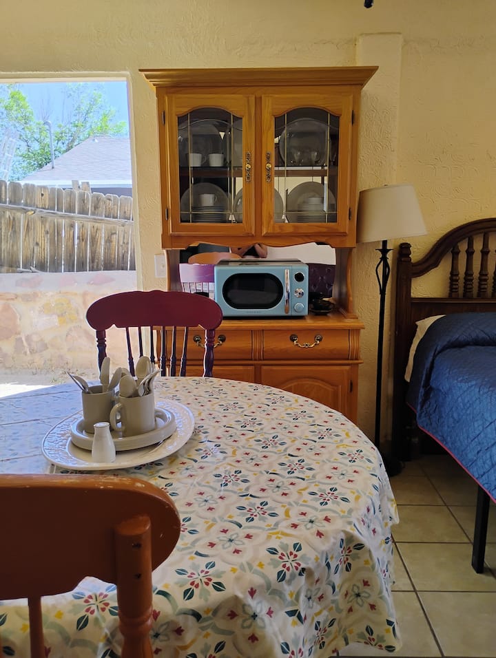 Charming Private Duplex Studio Near Downtown - Las Cruces, NM