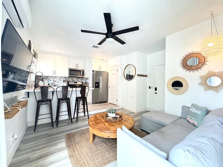 Riverside Wood Streets Duplex 1bdrm/1bthrm/kit - Riverside, CA