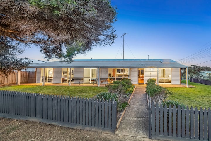 Altair Yeah Yeah: 5br Close To The Beach - Ocean Grove