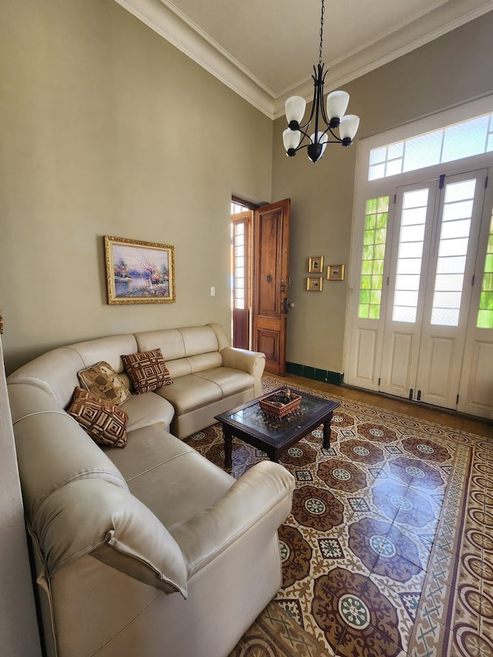 Casa Bada 53 - Private Apartment - Havana