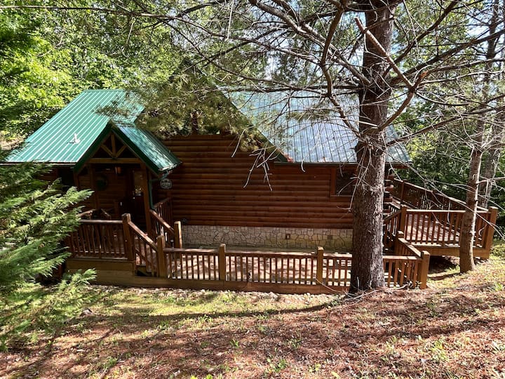 Back To Nature - Great Location! Mountain Views! - Gatlinburg, TN