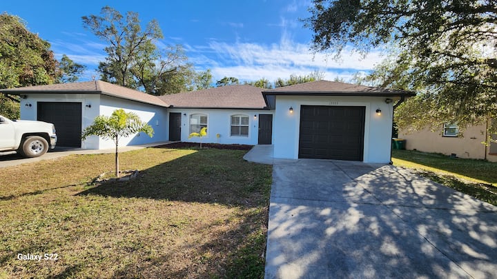 Beautiful Vacation Home For You W/king Bed. - North Port, FL