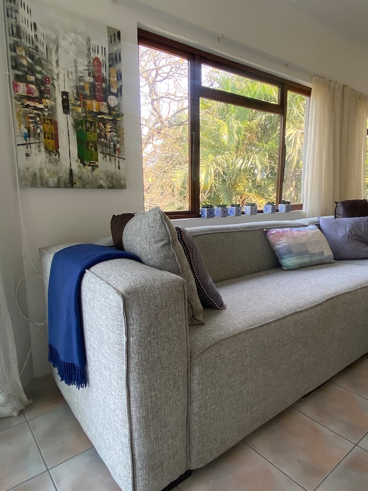 Quiet Walk To The Beach. Weekend Getaway, Dolphins - Dolphin Coast