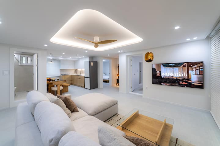 [Newly Renovated] Cozy 4br 2bath House  In Hongdae - Seoul