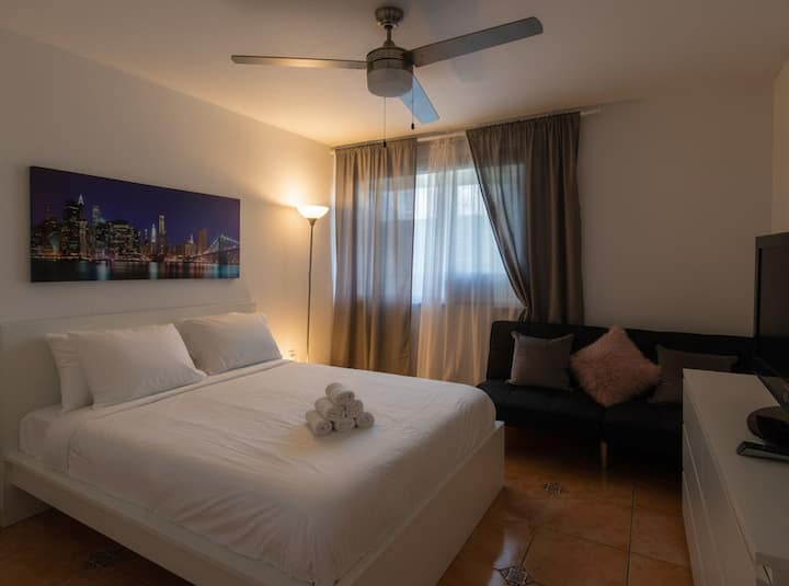 Miami Beach Front Line|1 Bed Apt|free Parking. - Miami Beach, FL