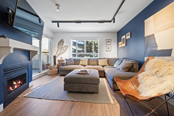 Stylish Whistler Village Condo With Free Parking - Whistler