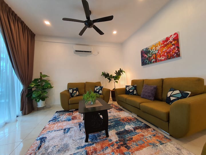 Home In Melaka 4 Bedrooms , 3 Baths & 7 Ac - Malacca