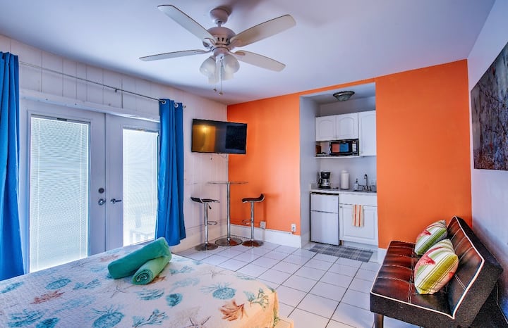 Studio 305 Little Paris 1 Block To Ft. L Beach - Fort Lauderdale