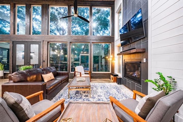 Creekside Luxury Cabin | Tesla Charger, Fire Pit - Hochatown, OK