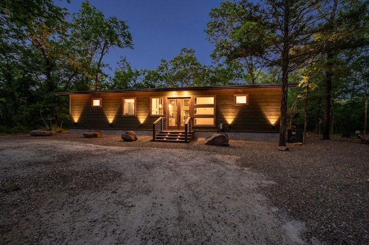 Creekside Luxury Cabin | Tesla Charger, Fire Pit - Broken Bow, OK