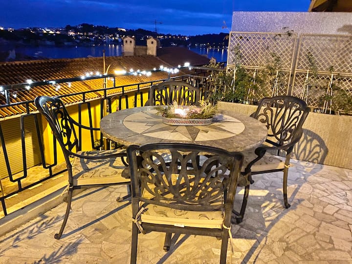 Bay Retreat With Sunlit Terrace - Villefranche-sur-Mer