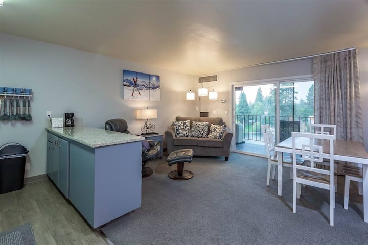 River Views + Prime Bend Location - Oregon