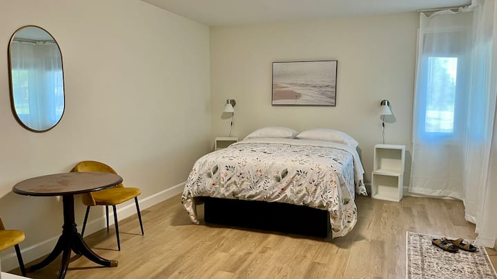 Lakeside Inn Apartment #8 - Orillia