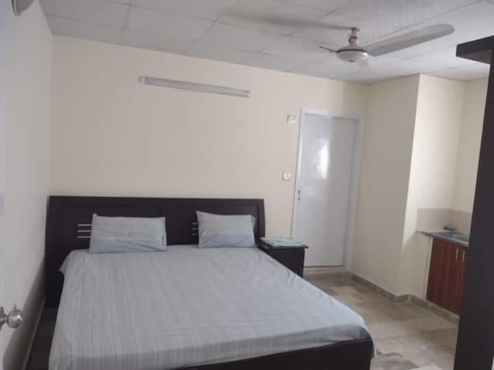 Single Bedroom With Kitchenet - Karachi