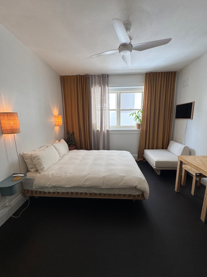 Field Studio | 5 Min Walk To National Art School - Sydney