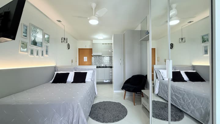 Studio Com Vaga E Piscina No Centro/batel - Curitiba
