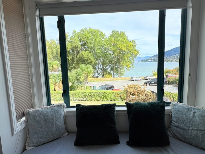 Cozy Lake View Unit - Queenstown, New Zealand