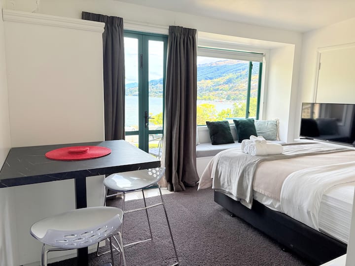 Cozy Lake View Unit - Queenstown