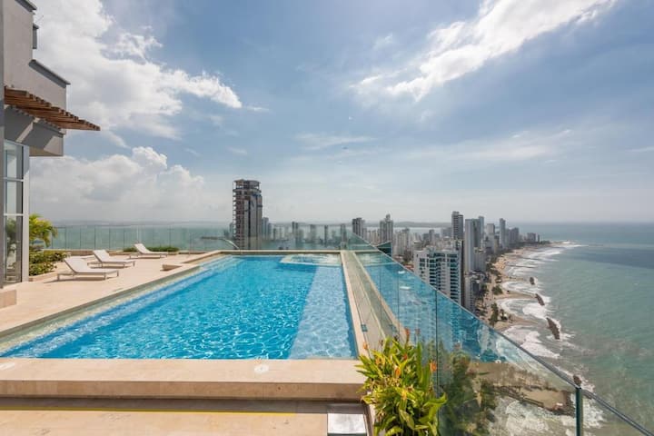 Beachfront Bocagrande Stay | Breathtaking Sunsets - Cartagena