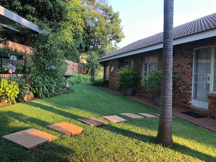 Jasmin Cottage In Old Faerie Glen, Pretoria East - Pretoria