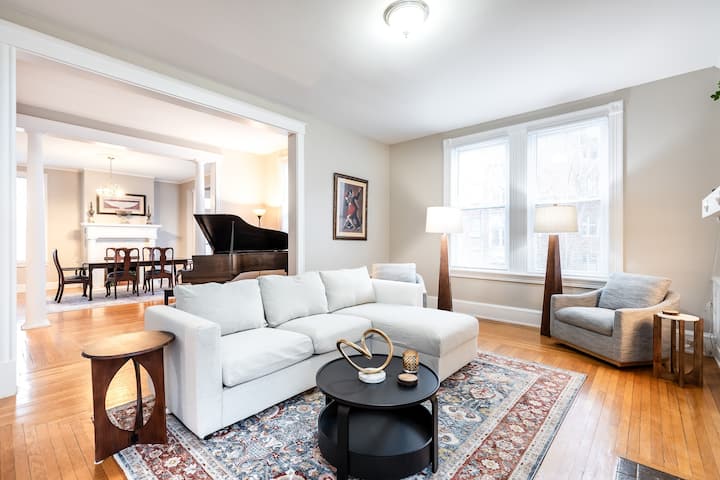 Majestic And Spacious 3 Bdrm 2 Bath Near Eden Park - Cincinnati, OH