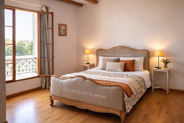 La Petite Cour : Charme Et Pierre Au Centre D’uzès - Uzès
