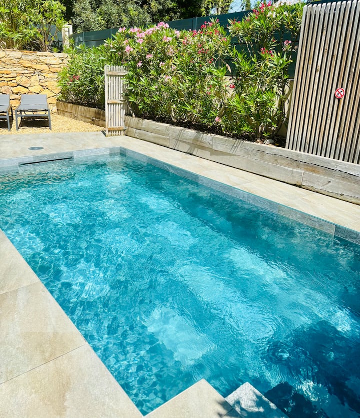 Belle Villa Contemporaine Avec Piscine Chauffée - Le Beausset