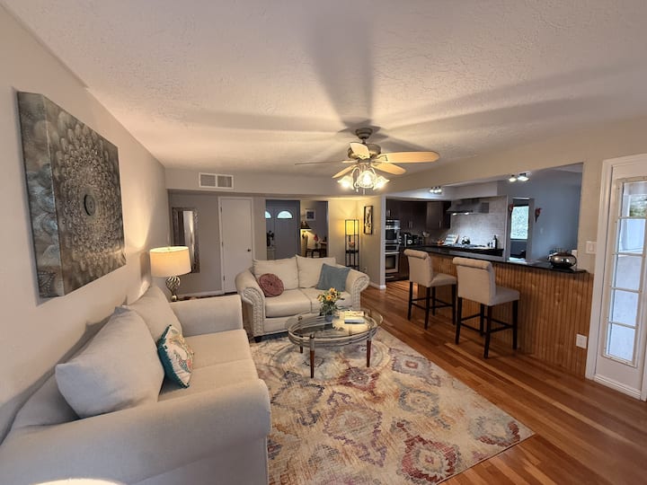 Larry’s Oasis | Safe & Private - Albuquerque