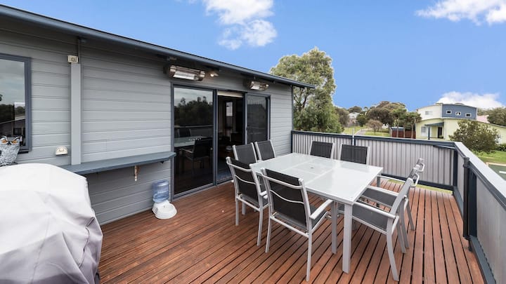 Matthew Court, Cowes. Perfect Family Holiday House In Quiet Court! - Cowes