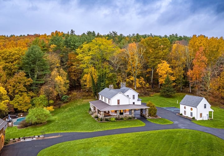 200-acre Retreat W/ House, Cottage, Hot Tub, Pool - Port Jervis, NY