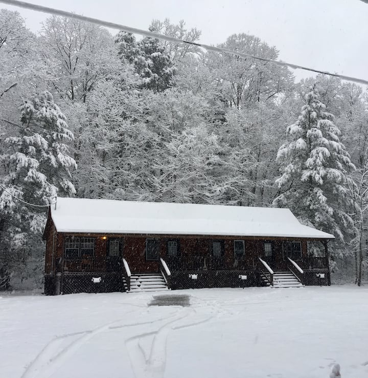 The Nascar Studio Unit @ Elk Springs Resort - Kumbrabow State Forest, Huttonsville
