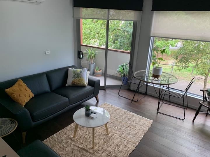 1 Bedroom Apartment Near Hospitals - Box Hill
