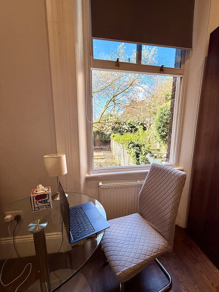Quite Central London 1b Flat With Garden View - Central London