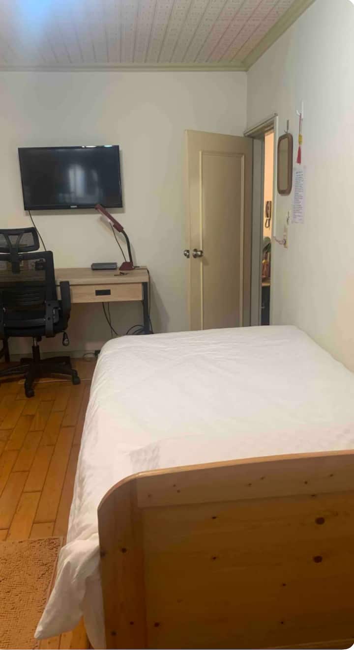A Nice And Cheap Place In Taipei - 新店區