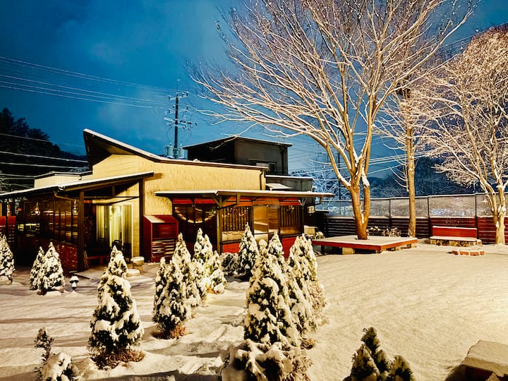 신축[고양이숲#봄숲]고양이와 겨울밤(2룸-복층) 전용바베큐데크#세스코존 - 화도읍