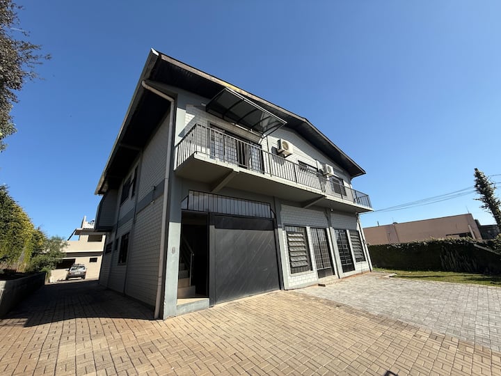 Casa Com  2 Suítes + 1 Casal,  Lavabo Com 2 Vagas - Chapecó