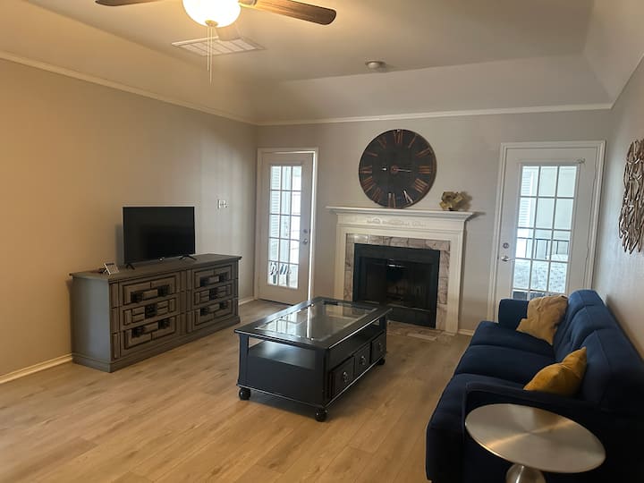 Beautiful Home In New Braunfels 2 Min From Ih-35 - New Braunfels, TX