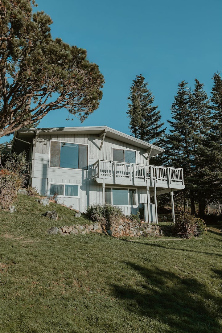 Hillside Haven (Ocean View) - Gold Beach, OR