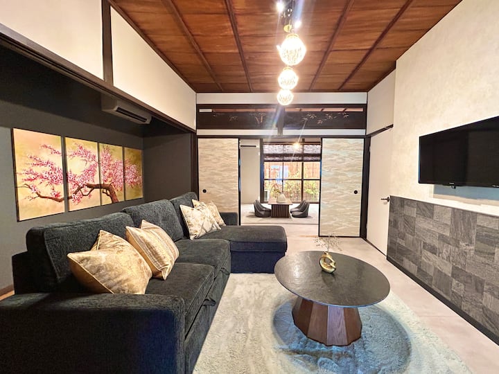 3 Min Walk Sta./namba 6 Min By Train/15 Pax - Japan