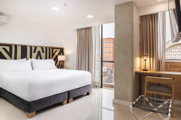 Laureles, A/c, Housekeeping, Front Desk 24h - Medellín