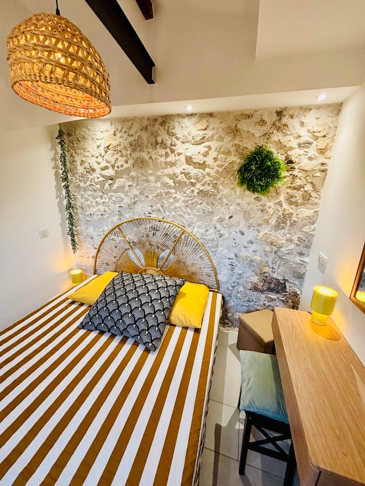 Sur Les Toits De Garibaldi - Nice