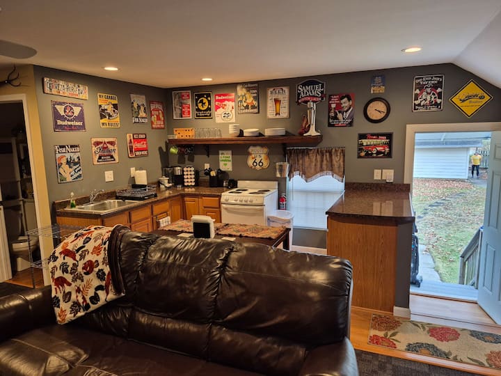 Furnished Garagemahal In The Middle Of Everywhere - Rolla, MO