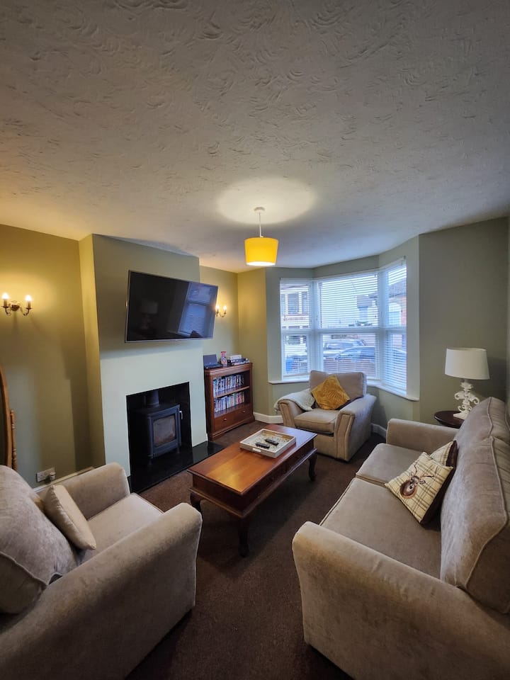 4xdouble Bed 
10min Walk Port
40min Drive Sizewell - Lowestoft