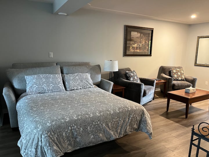 G+c Creekside Resort Suite (Licensed & Permitted) - Penticton