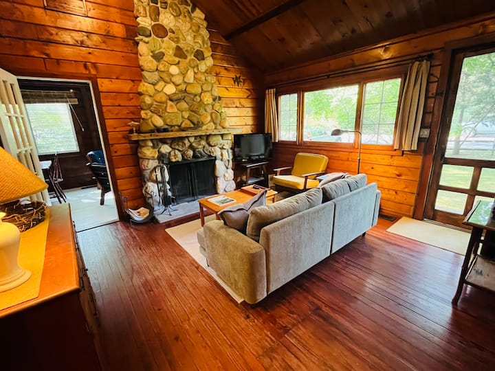 Cabin In Maidstone Park, Walk To Beach - The Hamptons, NY