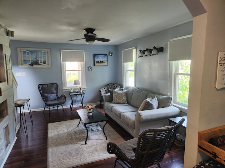 Chestnut-near Dogfish, De Turf & Sports At Beach - Delaware