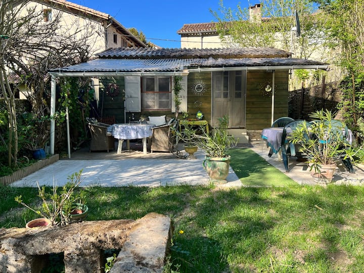 Riverside Chalet Near Central St Antonin. - Saint-Antonin-Noble-Val