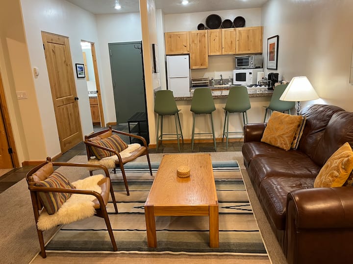 Taos Haus Condo With Fireplace And Deck - Taos Ski Valley, NM